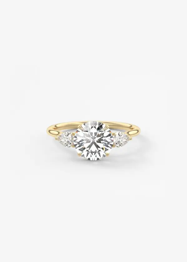 FRANK DARLING Round Cut Three Stone Engagement Ring - Yellow Gold