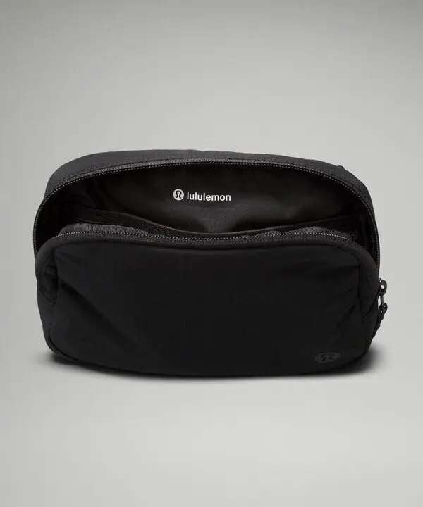 lululemon everywhere belt bag all black – The Shop at Equinox W 19cm x D 5cm x H 13cm (7.5 x 2 x 5) Volume Everywhere Belt Bag 1L |
