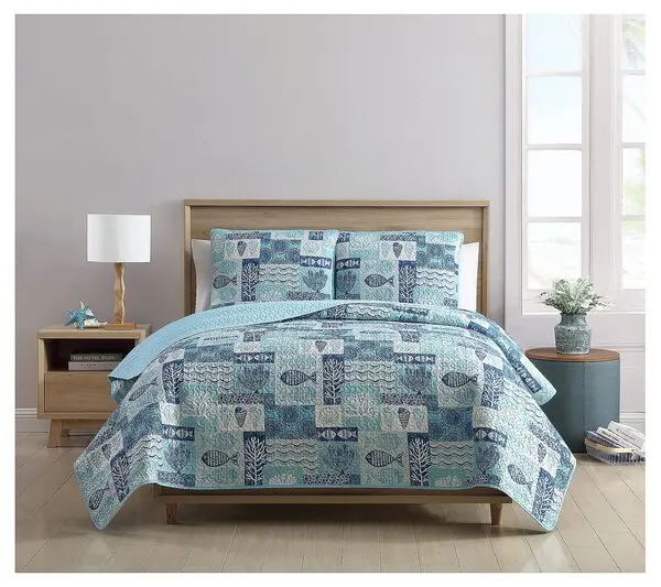VCNY HOME Patchwork Sea Life Reversible Quilt S T- King