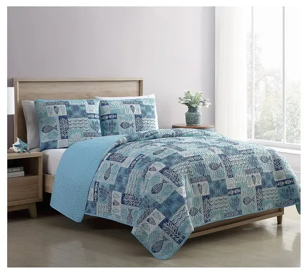 VCNY HOME Patchwork Sea Life Reversible Quilt S T- King