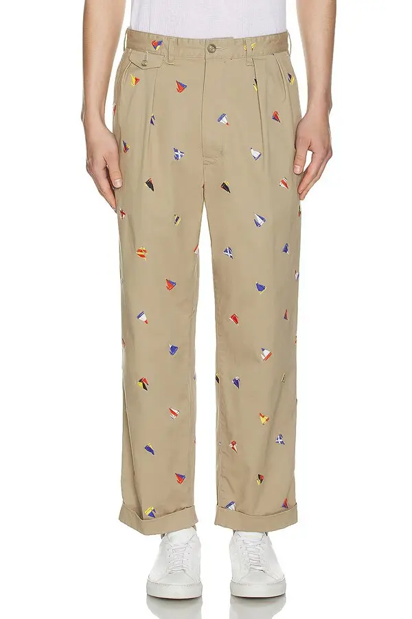 BEAMS 2 Pleats Trousers Embroidery On Print In Brown