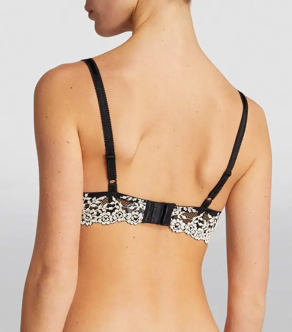 Wacoal Lace Embrace Plunge Bra