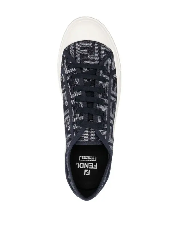 フェンディ メンズ Domino スニーカー ブルー テニスシューズ ロゴ Fendi Domino Monogram Sneakers In Blue - 25% Off | Editorialist
