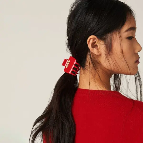 Miu Miu Plexiglas Clip - Red | Editorialist display picture 1