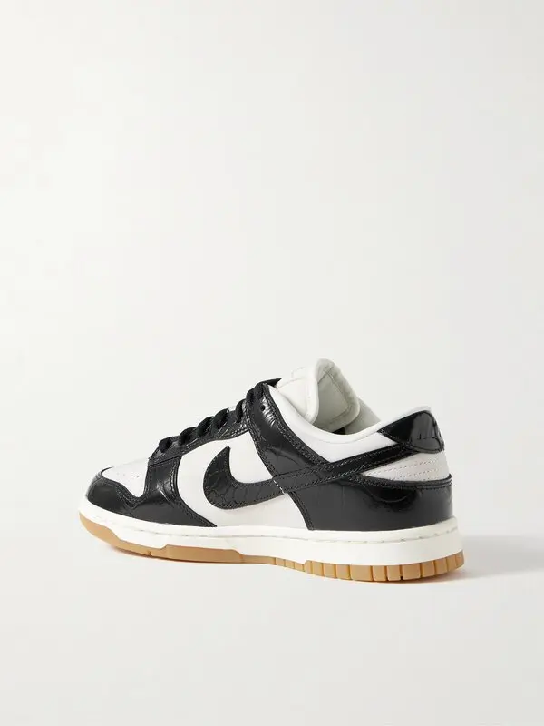 Nike Dunk Low Sneakers