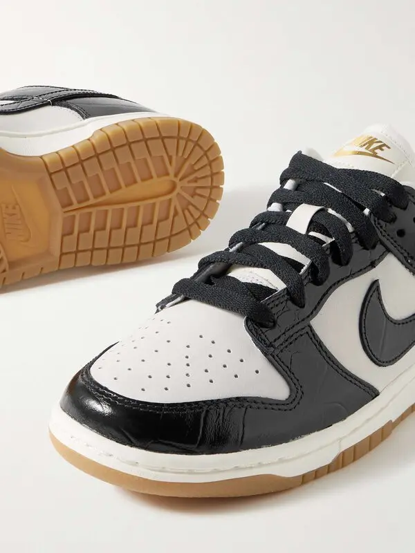 Nike Dunk Low Sneakers