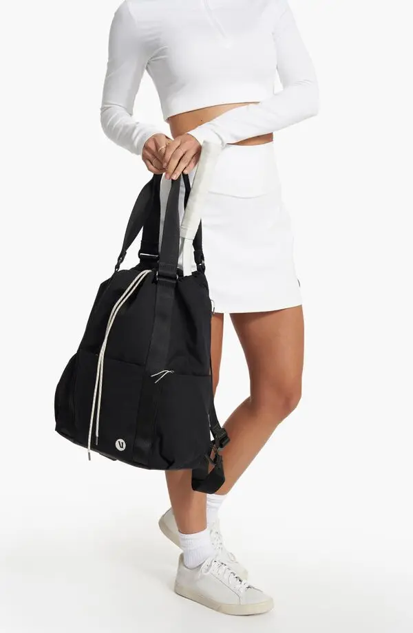 Vuori V1 Convertible Tote Bag - Black | Editorialist display picture 3