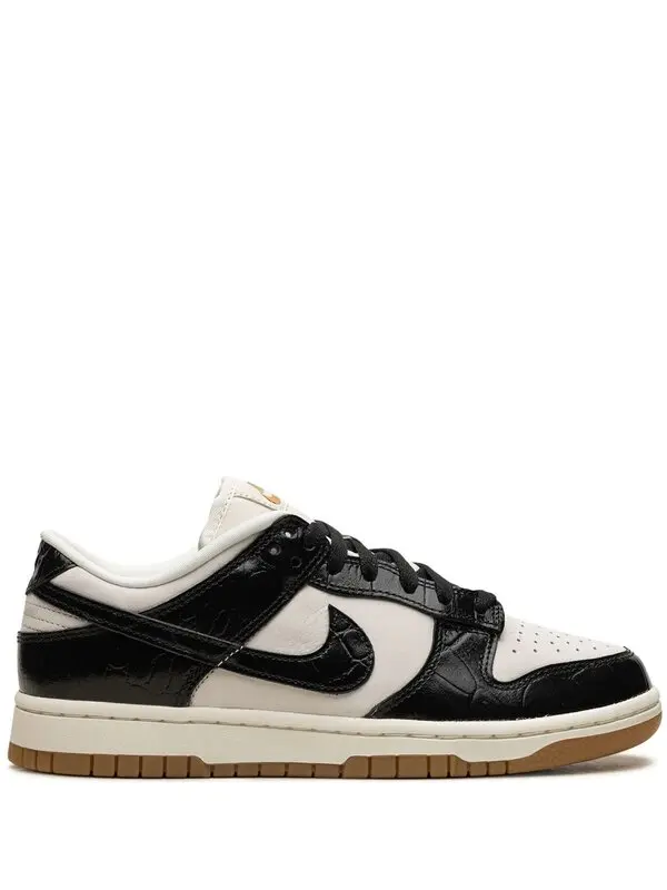 Nike Dunk Lace-up Sneakers - Black