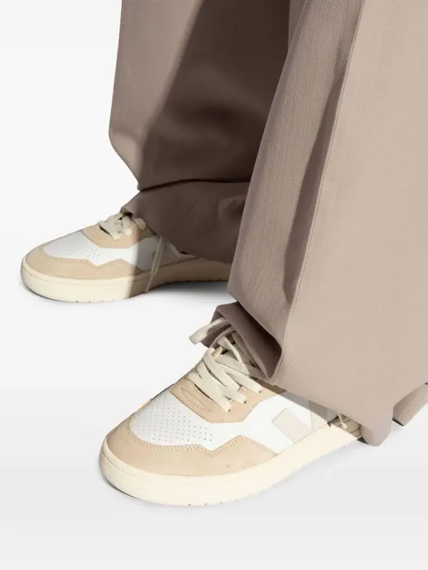 VEJA V-90 Leather Sneakers - White