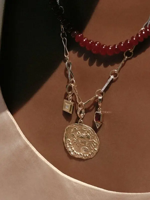 AZLEE 18kt Yellow Diamond Pendant Charm