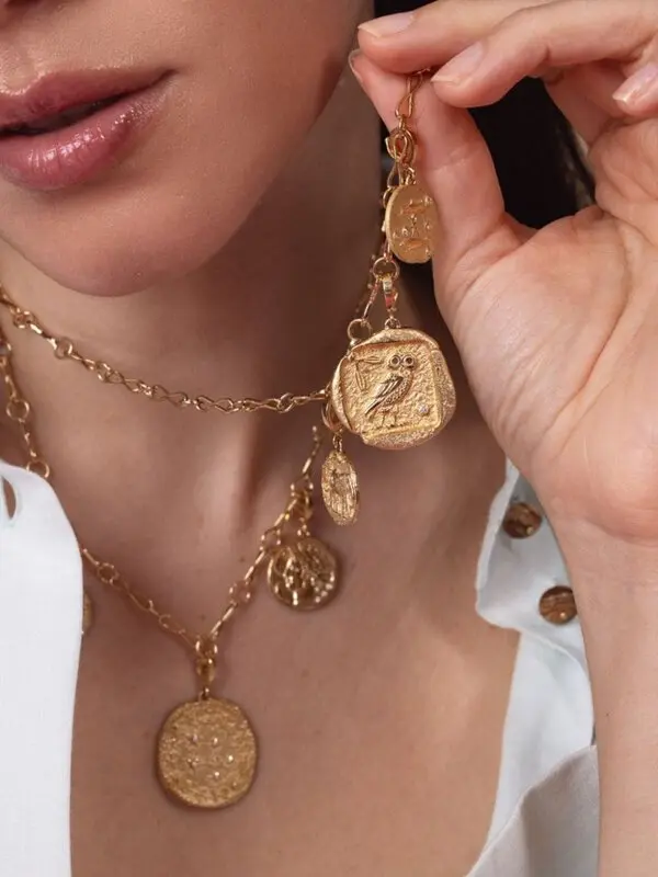 AZLEE 18kt Yellow Pisces Pendant Charm - Gold
