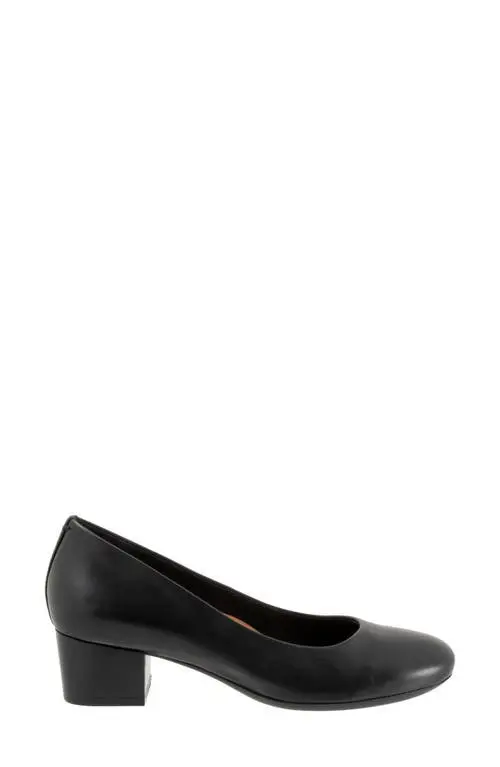 Softwalk Lynn Pumps - Black