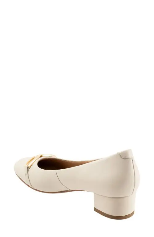 Trotters Dakota Pump - Ivory
