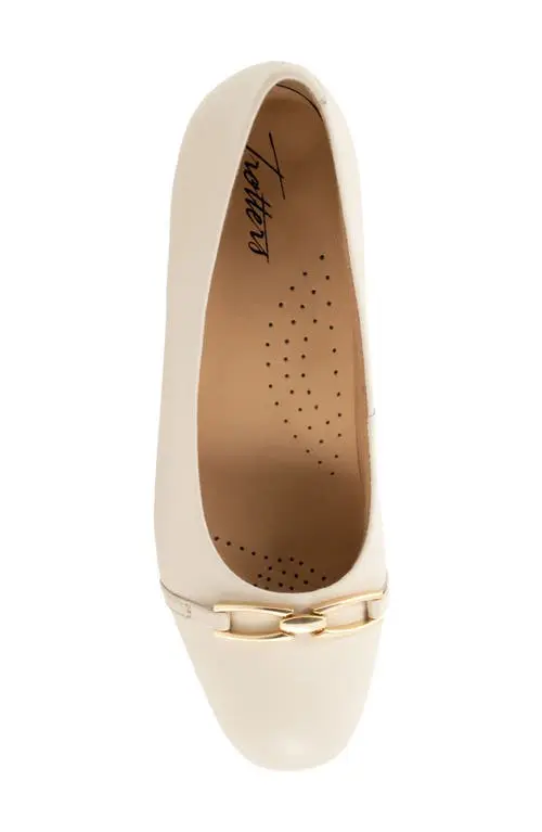 Trotters Dakota Pump - Ivory