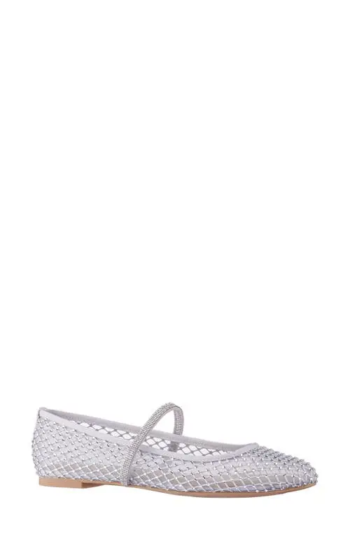 Nina Peggy Mary Jane Flat