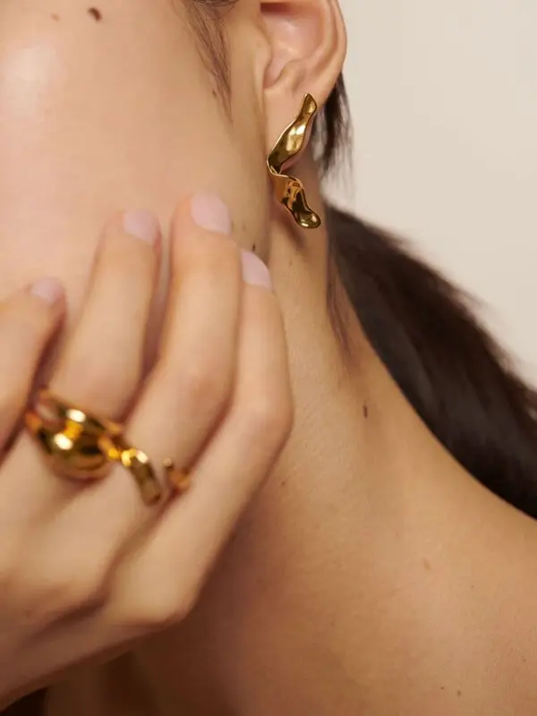 Monica Vinader Wave Stud Earrings - Gold