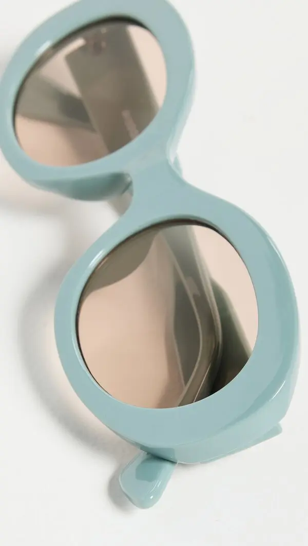 Wisdom Frame 16 Sunglasses In Sage - 60% Off | Editorialist display picture 3