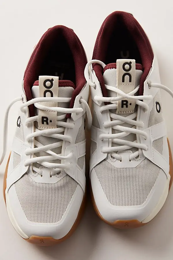 On The Roger Clubhouse Pro Sneakers - White/ivory