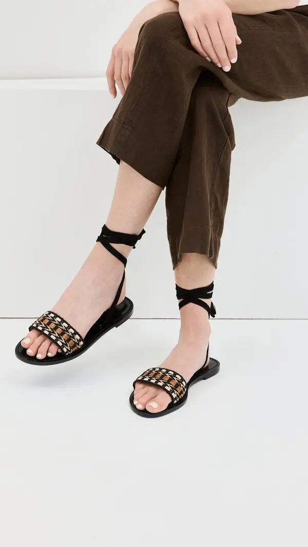 AMANU Tana Sandals