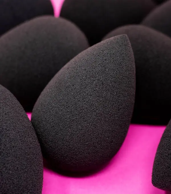 BEAUTYBLENDER Pro Sponge