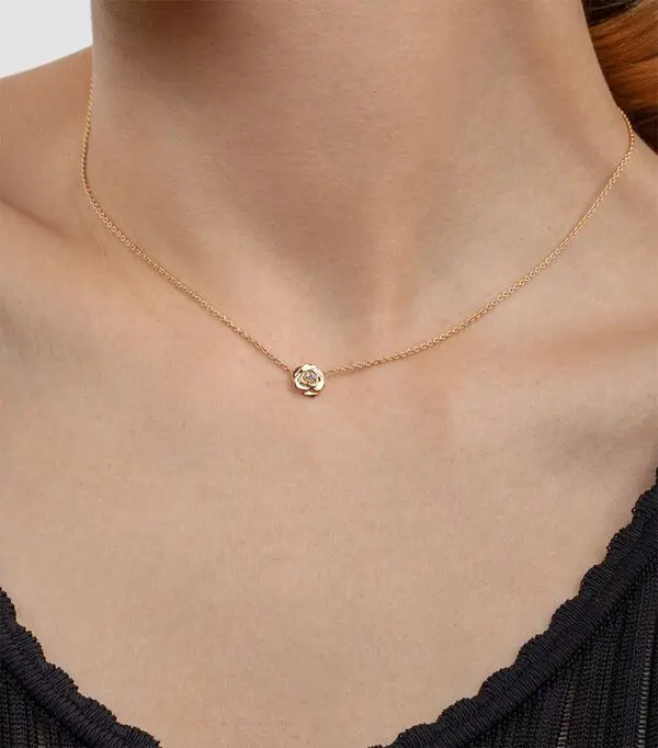 PIAGET Rose And Diamond Rose Pendant Necklace