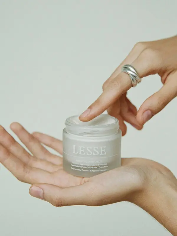 LESSE Essential Moisturizer