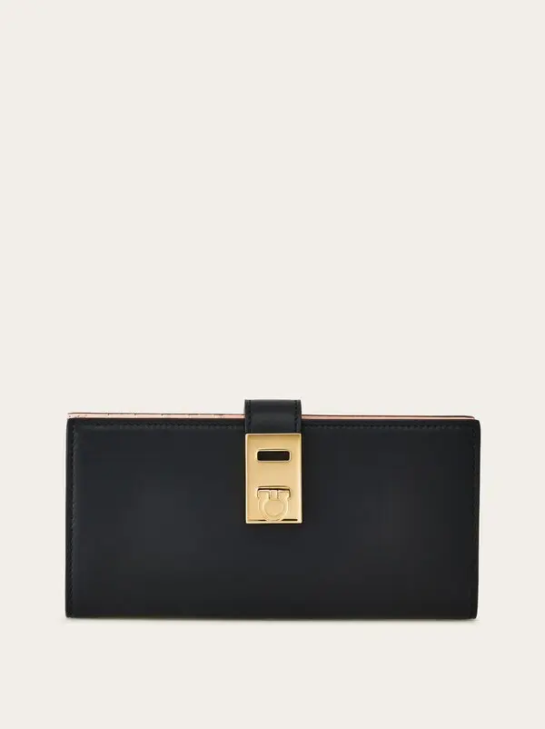 FERRAGAMO Hug Continental Wallet - Black