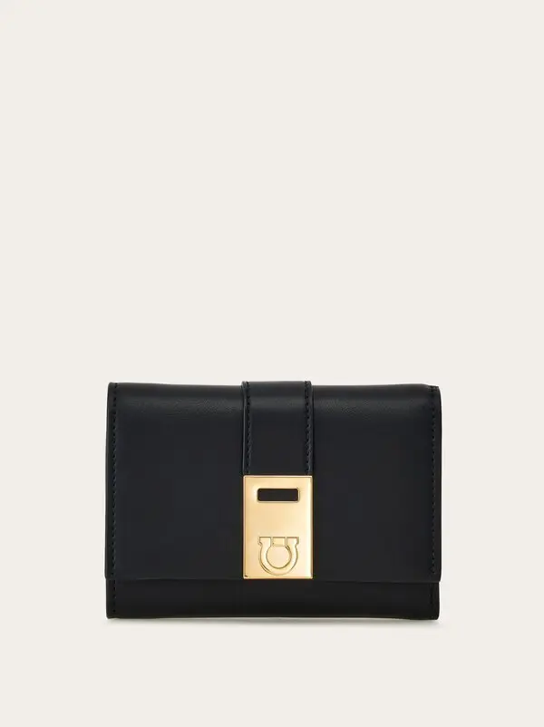 FERRAGAMO Hug Compact Wallet - Black