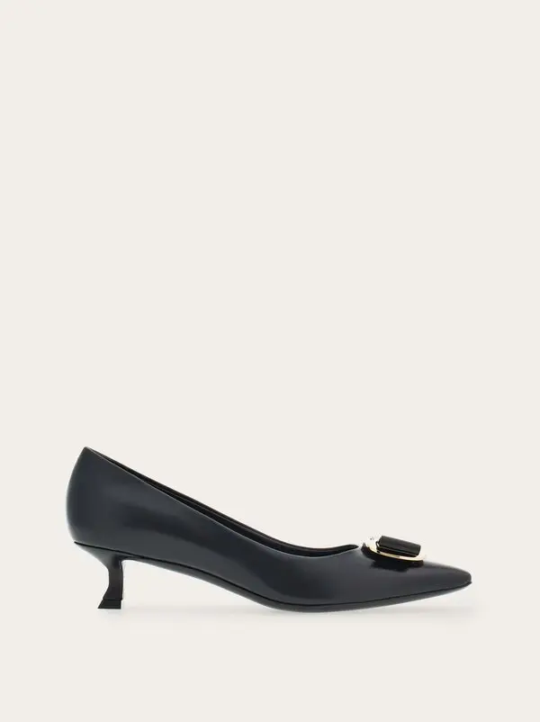 FERRAGAMO Vara Plate Low Heel Pump