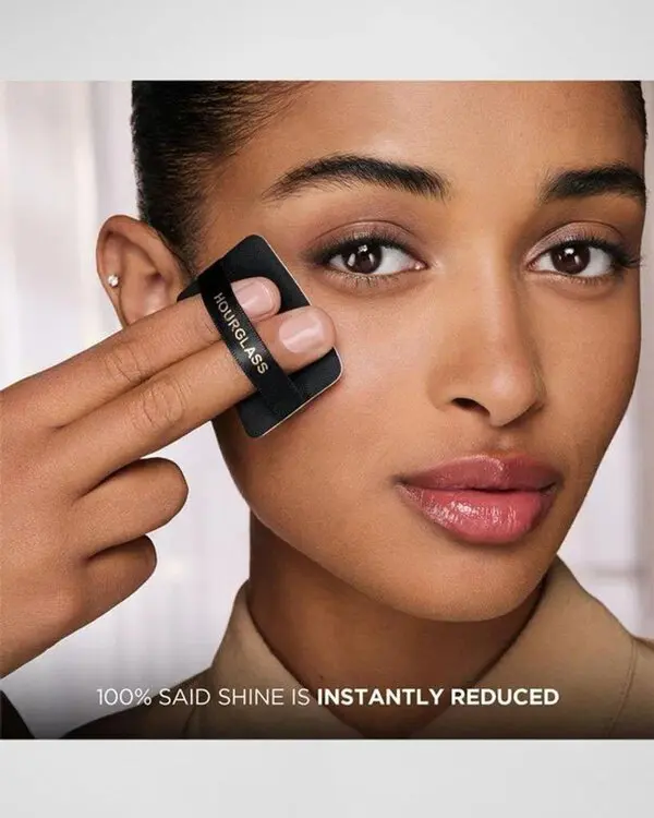 HOURGLASS Vanish Airbrush Pressed Powder - Translucent Medium