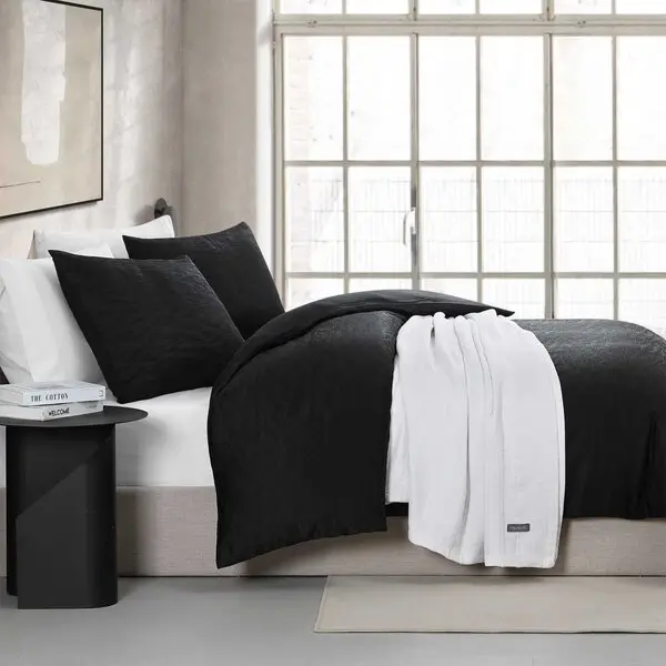 Vera Wang Illusion Textured 3 Piece Comforter Set - Black