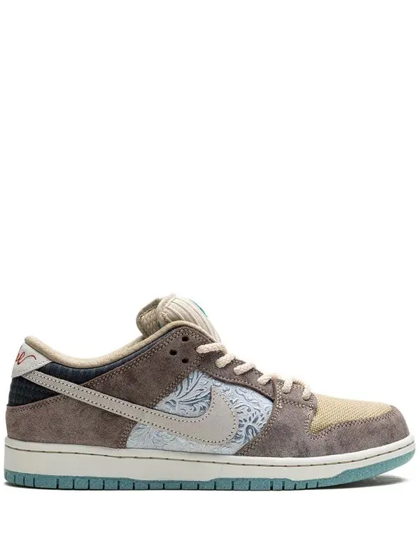 Nike Sb Dunk Low Big Money Savings Sneakers - Brown