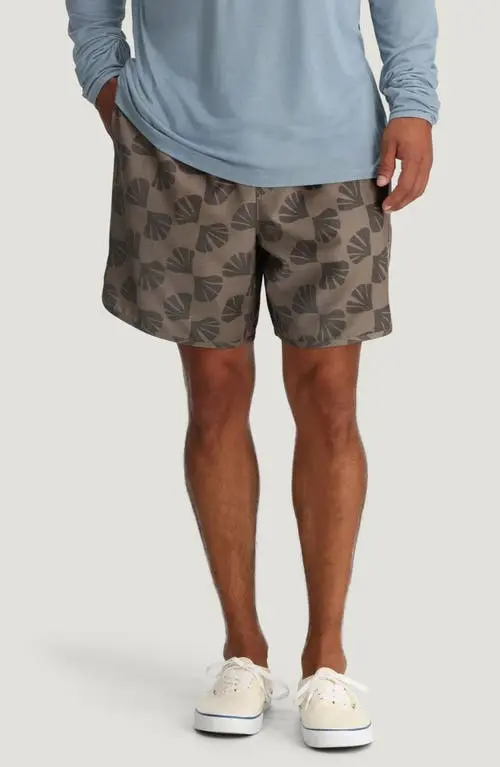 FREE FLY Reverb Hybrid Performance Shorts - Sea Scallop Print Fossil
