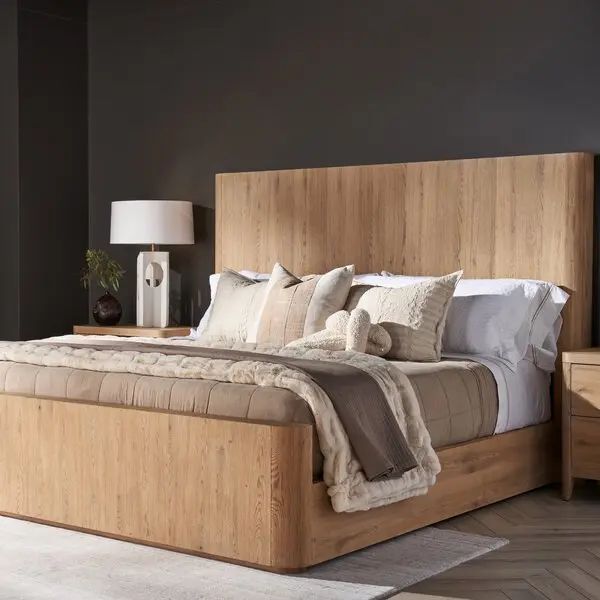 UNIVERSAL Walker Queen Bed Panel