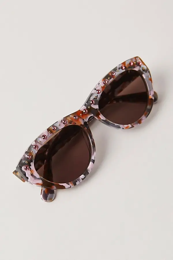LELE SADOUGHI Carnation Memphis Wayfarer Sunglasses Sunglasses Lele Sadoughi Purple in Plastic - 50035625 main image 3