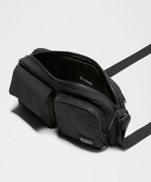 Lululemon Multi-Pocket Crossbody Bag - Black | Editorialist