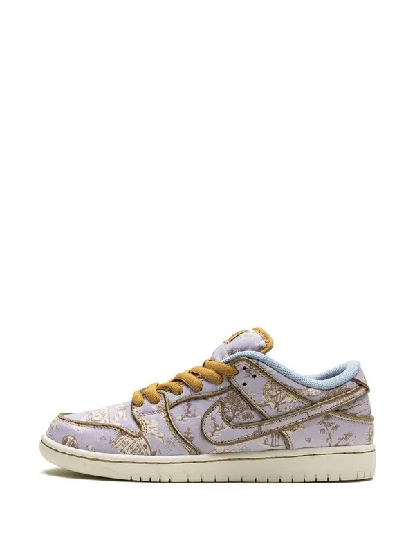 Nike Sb Dunk Pastoral Print Sneakers - Purple