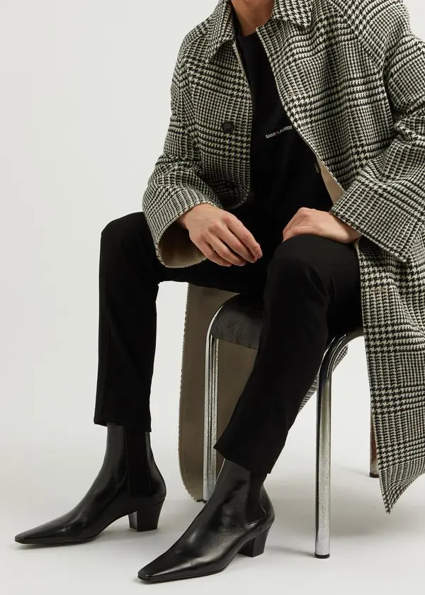 Saint Laurent Rainer 55 Leather Chelsea Boots - Black | Editorialist