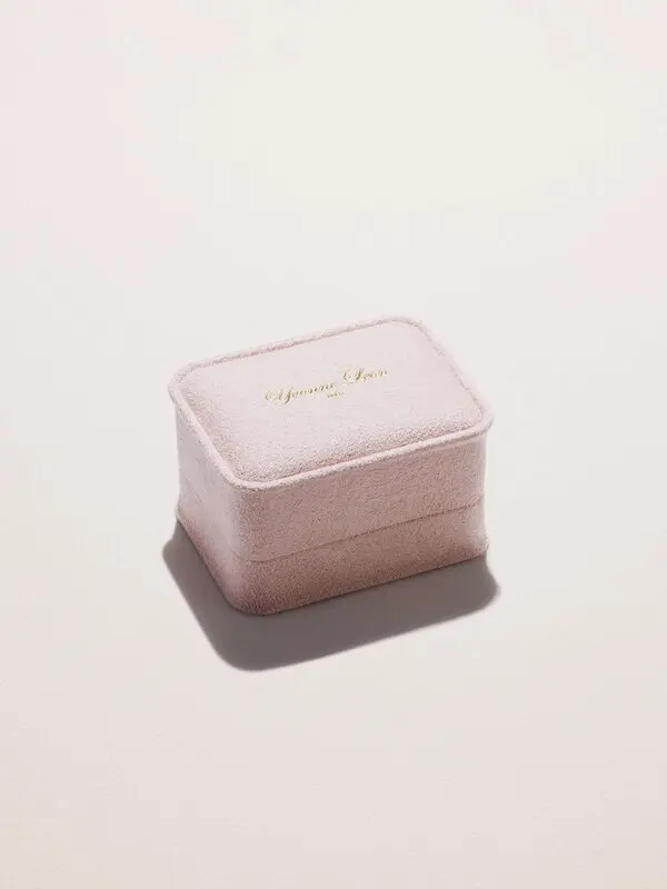 Yvonne Léon 9-karat Diamond Heart Signet Ring - Gold