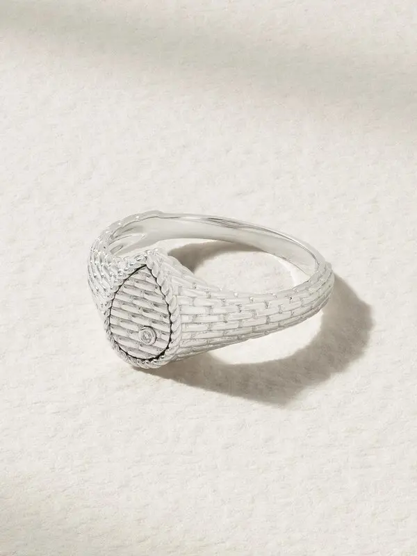 Yvonne Léon Baby Chevaliere Diamond Signet Ring - Gold