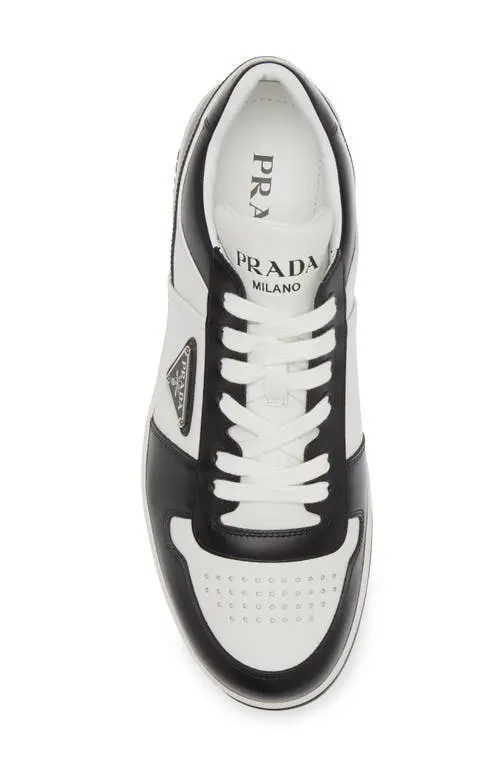 Prada Downtown Logo Low Top Sneakers - Bianco/nero