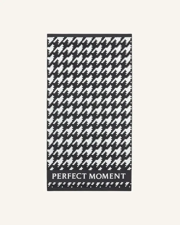 Perfect Moment Houndstooth Beach Towel - Houndstooth-black-snow-white