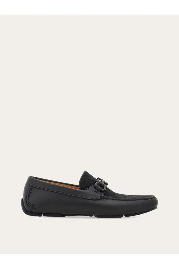FERRAGAMO Driver With Gancini Ornament - Black