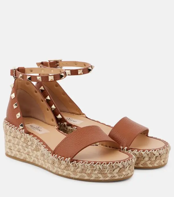 Valentino Garavani Rockstud 55 Leather Espadrille Wedges - Brown