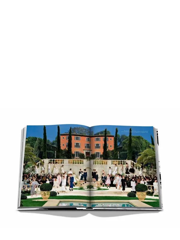 Assouline Legend Icon Book - White