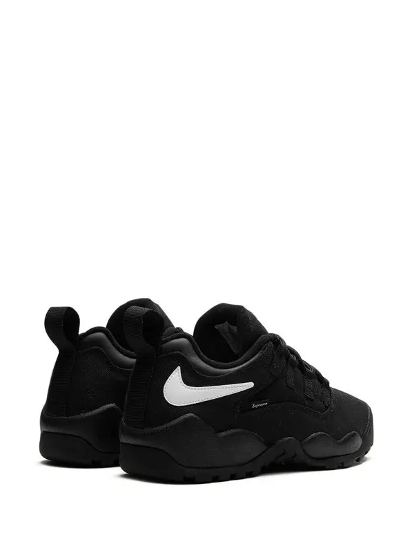 Nike X Supreme Sb Darwin Low Sneakers