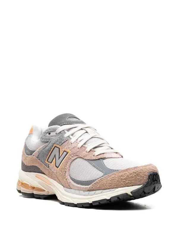 NEW BALANCE 2002r Sneakers - Brown