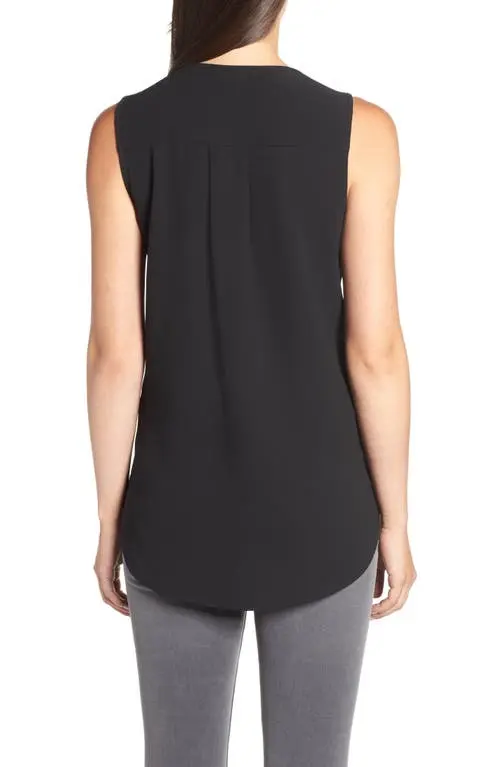 GIBSONLOOK Sleeveless V-neck Shell With High-low Hem