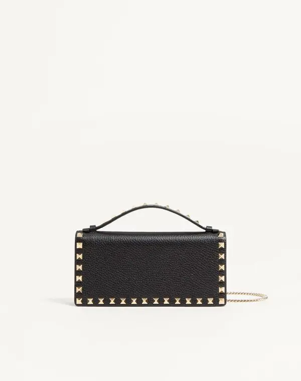 Valentino Garavani Rockstud Wallet With Chain In Grainy Calfskin - Black
