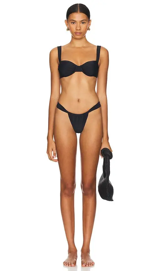 LOVERS AND FRIENDS Chasing Sunsets Top - Black